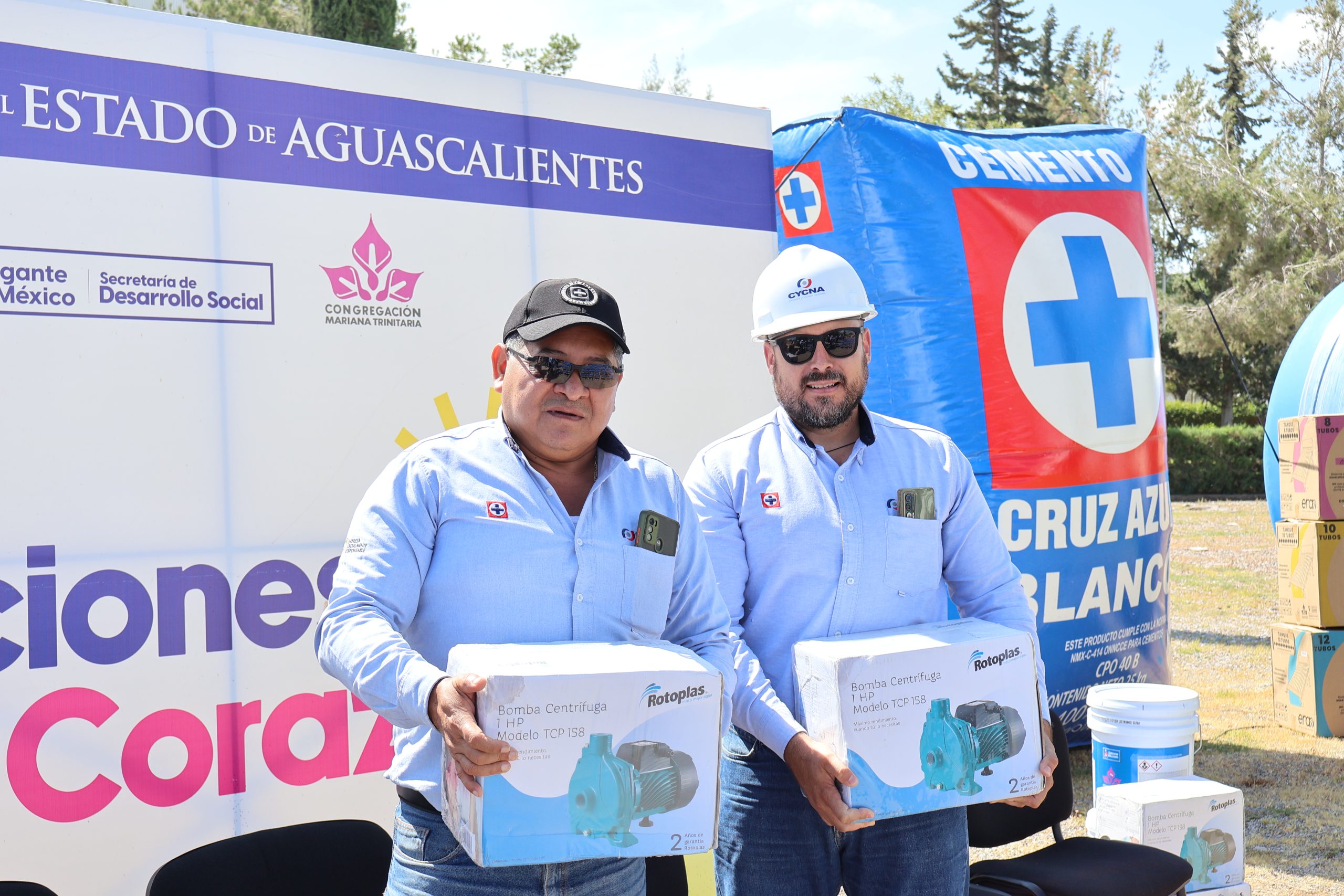 Entrega de apoyos a colaboradores en el programa “Acciones de Corazón ...
